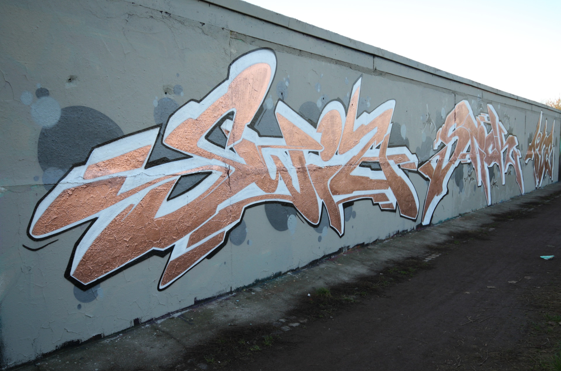 Lilienstraße: IWS-crew, SWIZ, STICK, TISE – Street Art in Halle (Saale)